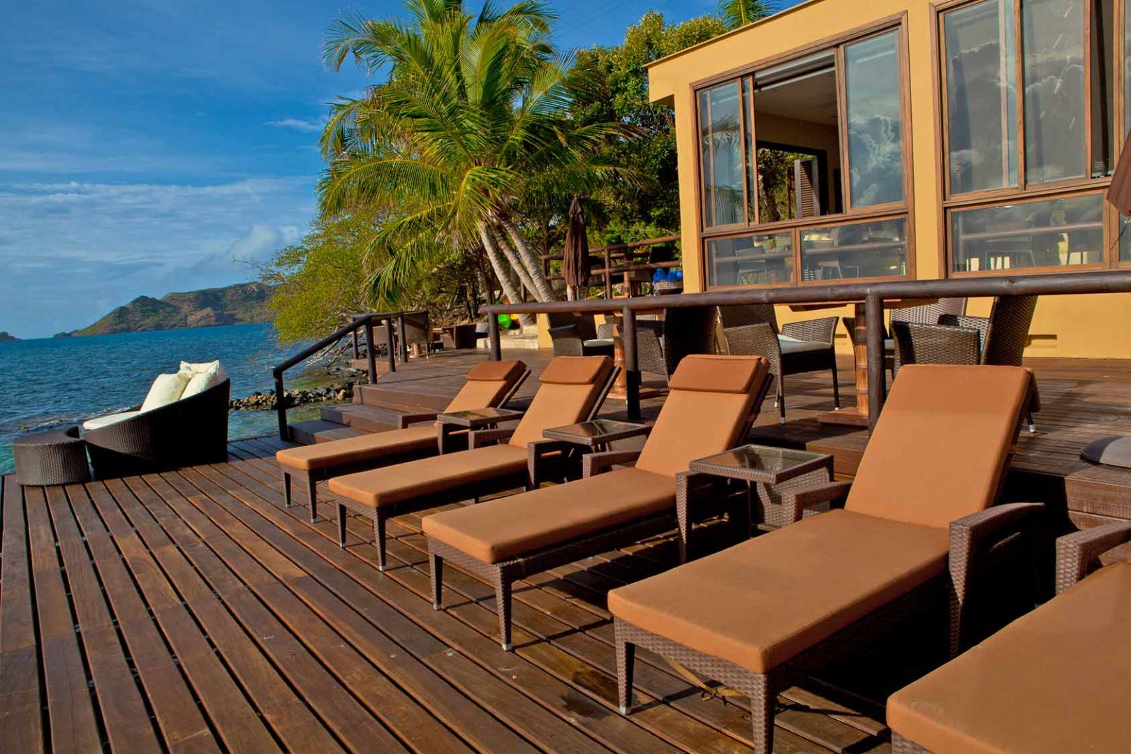 Deep Blue Hotel - Vaya Adventures - Vaya Adventures